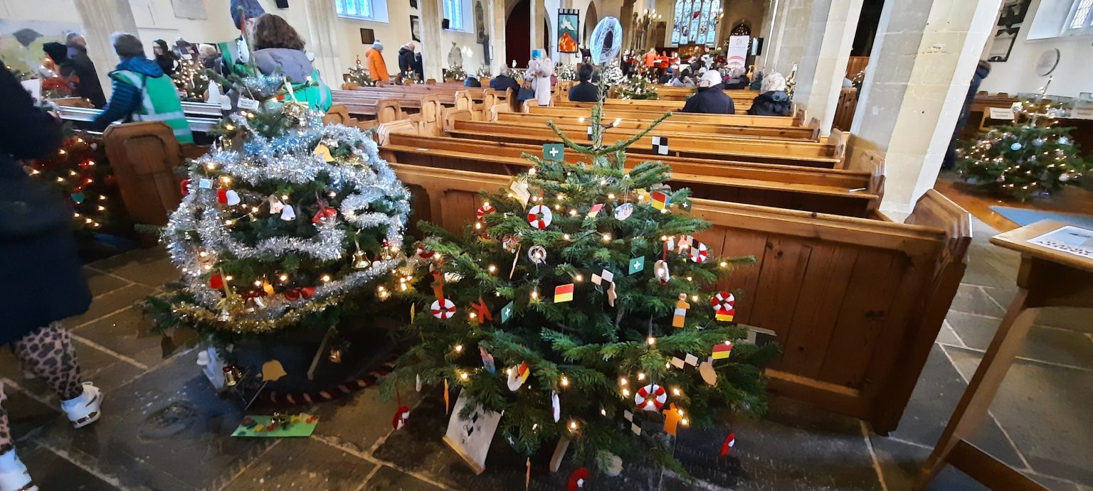 Christmas trees bring Keynsham community together - Keynsham Voice